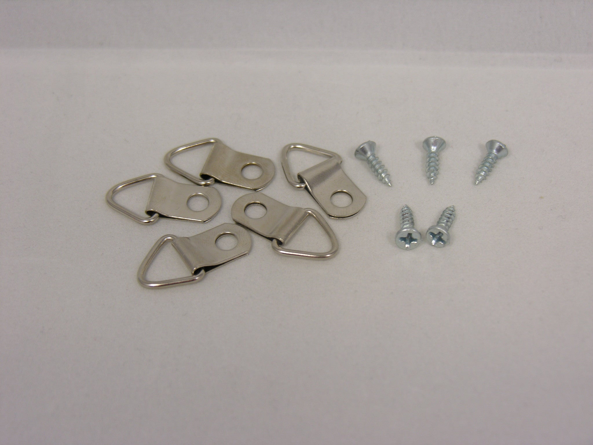 Triangle D-Ring Strap Hangers with #4-1/2" Screws – ADS ART DISPLAY SYSTEMS